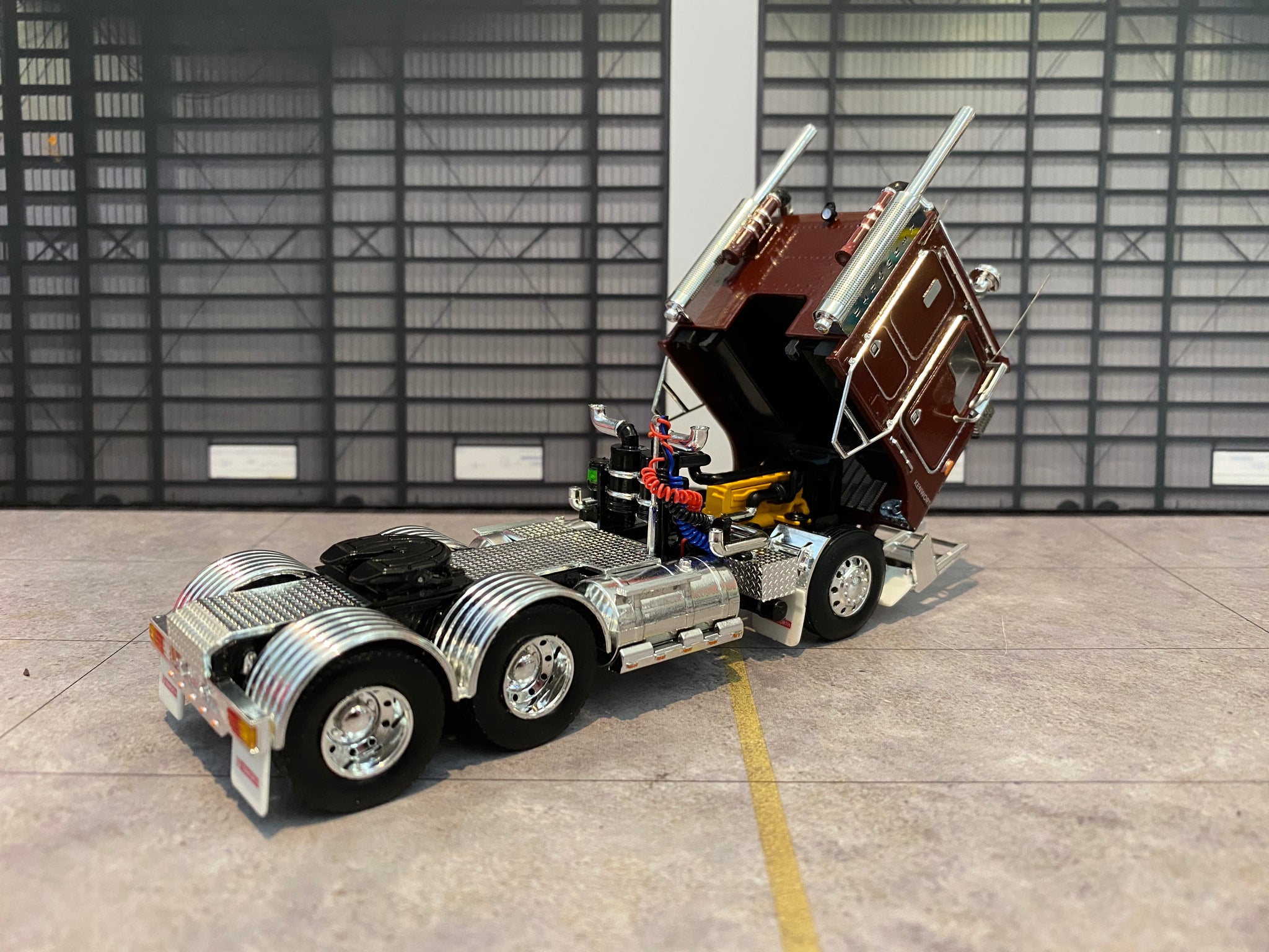 K100G KENWORTH DIECAST MODEL– iconicreplicas