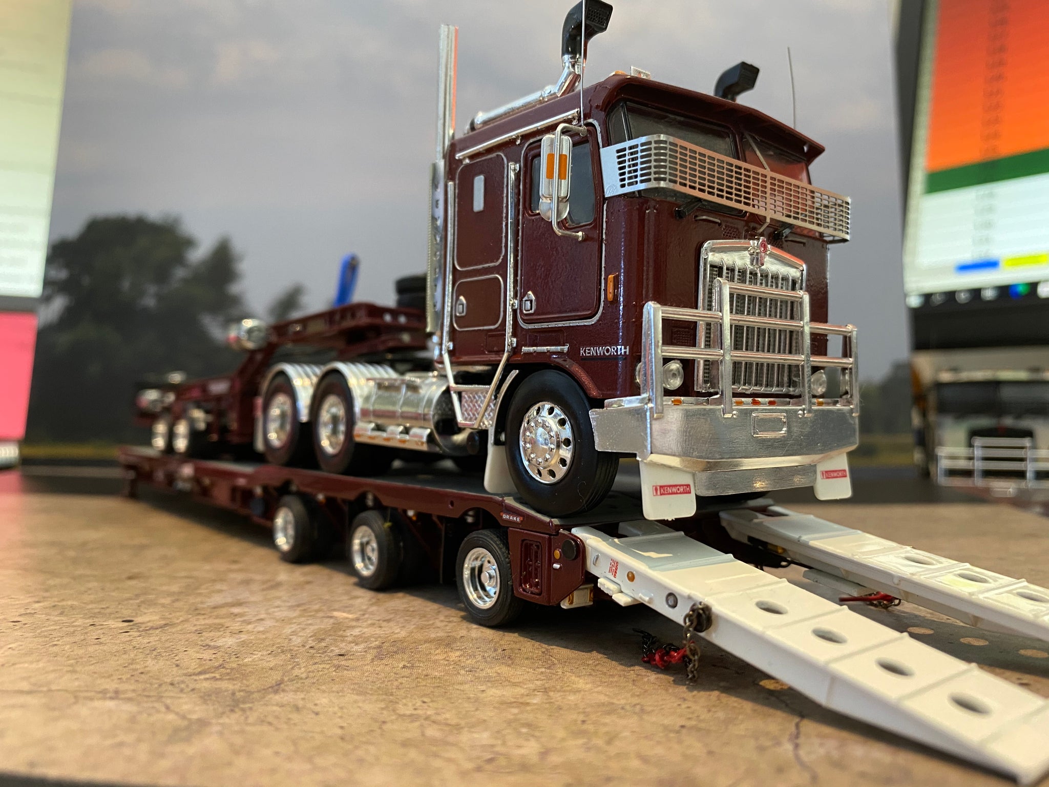 K100G KENWORTH DIECAST MODEL– iconicreplicas