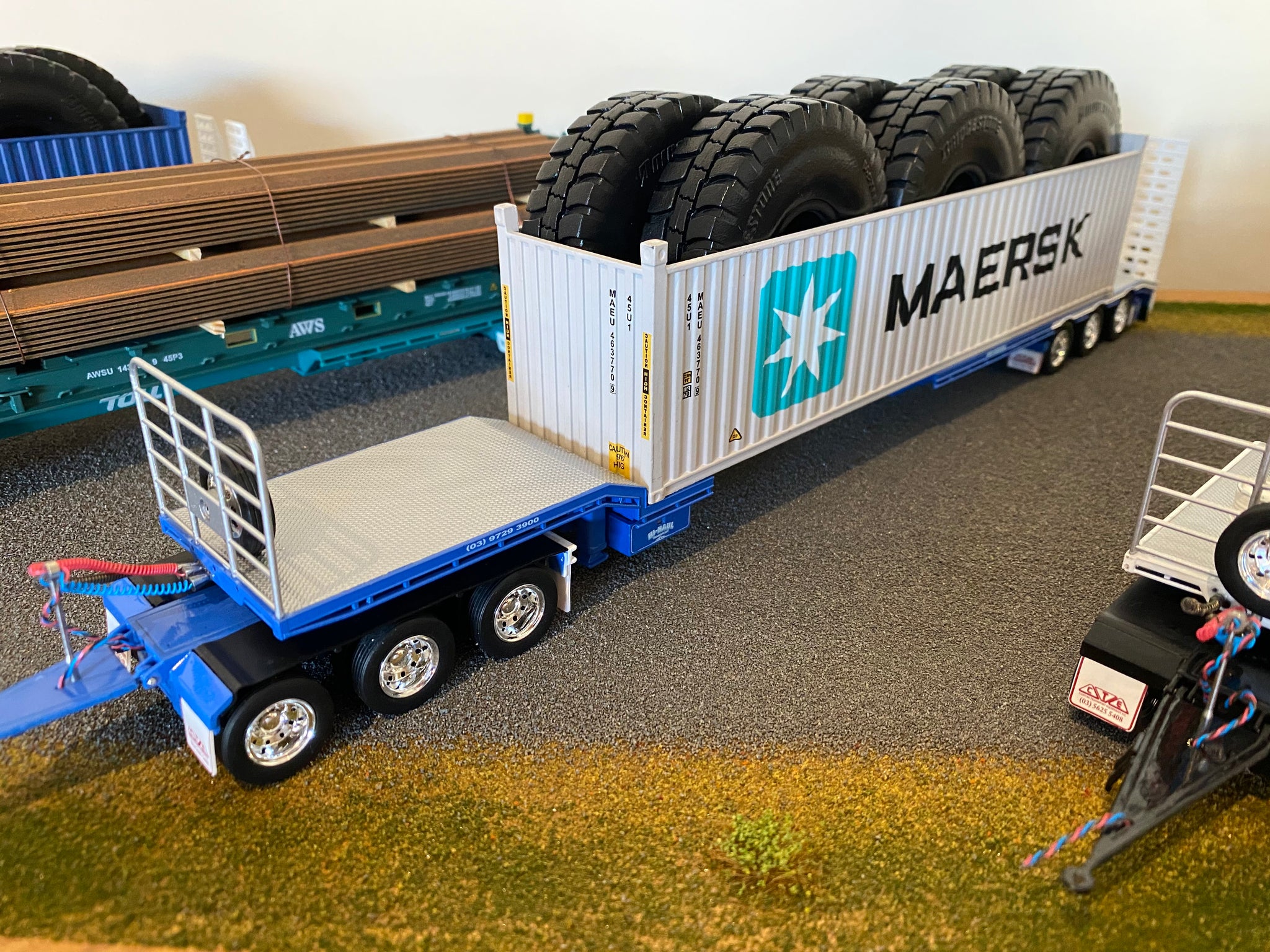 CTE Diecast Scale Models 45' Dropdeck Extendable trailers ...