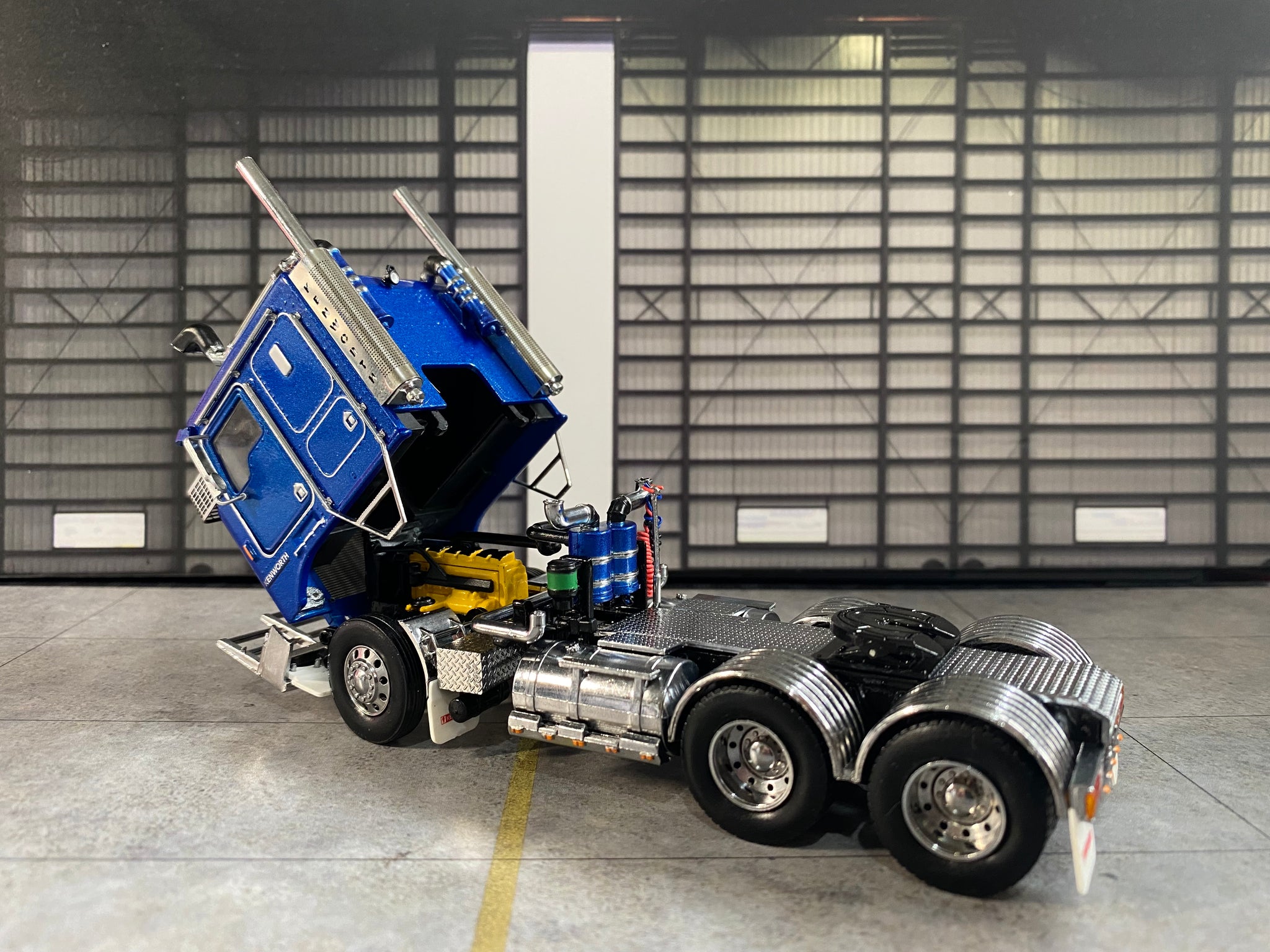 K100G KENWORTH DIECAST MODEL– iconicreplicas